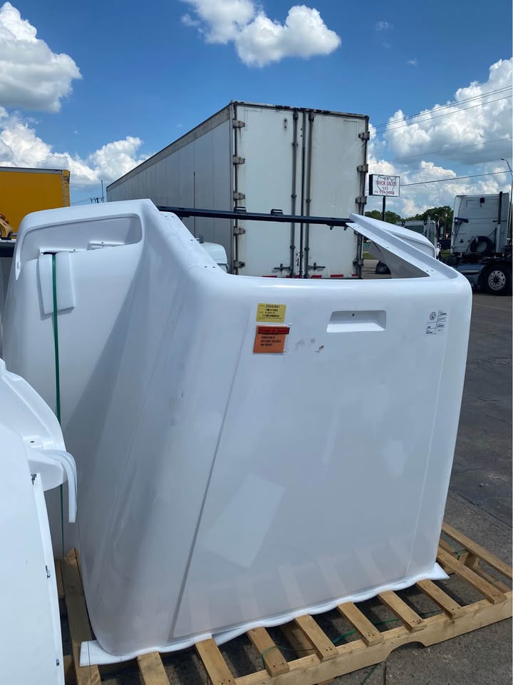 FLD-120 Hood | US Truck Parts